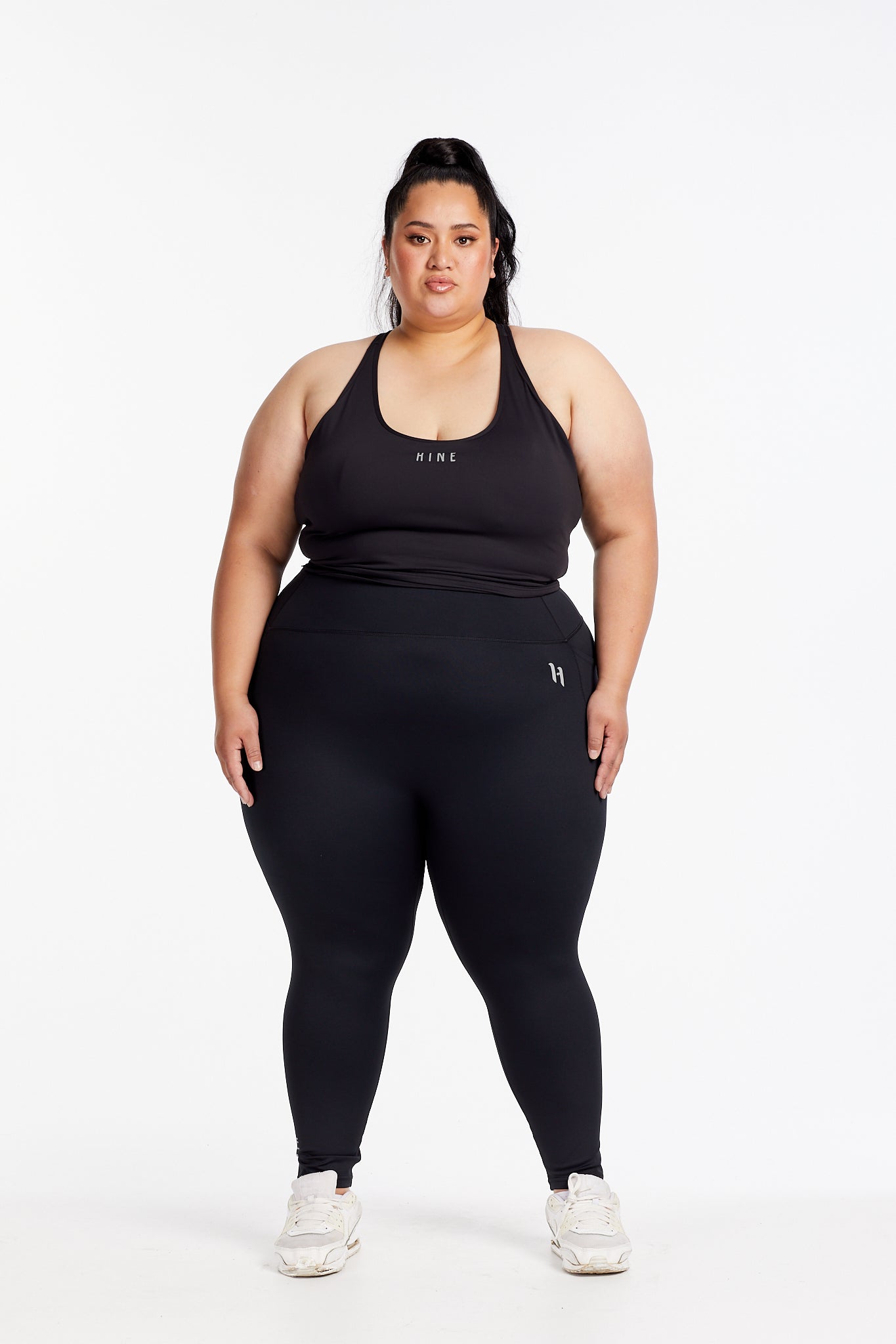 PERFORMANCE RACERBACK CROP SINGLET ONYX